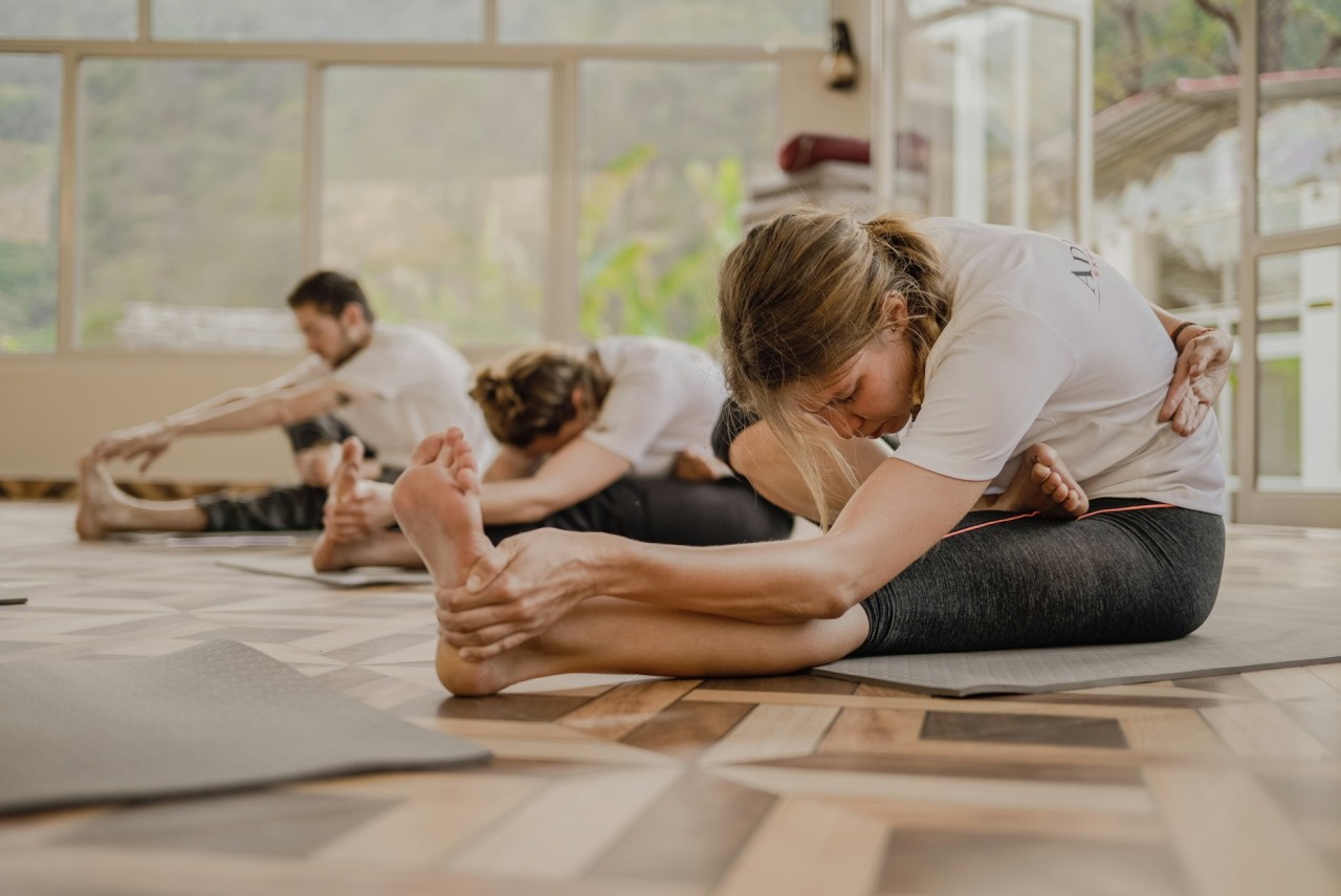 Yoga ou Pilates : Quelle pratique choisir pour optimiser vos ...